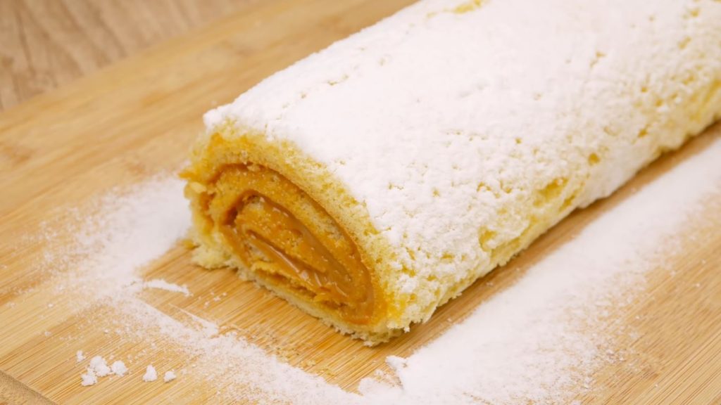 Dulce de leche roll