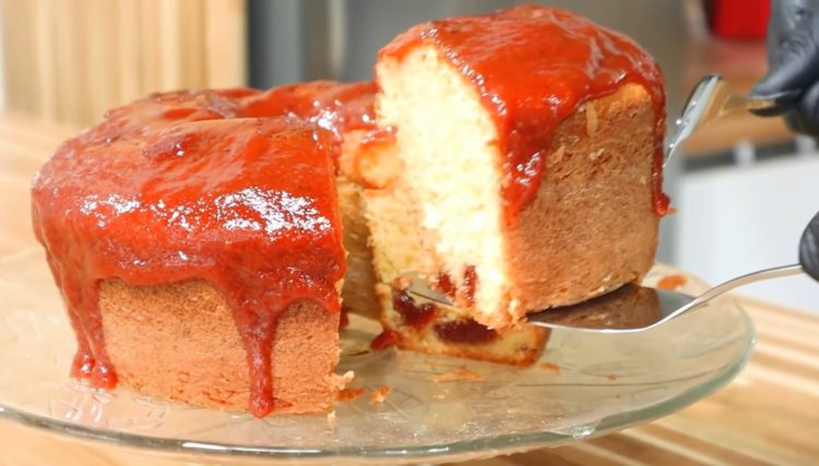 Sweet corn cake with guava paste